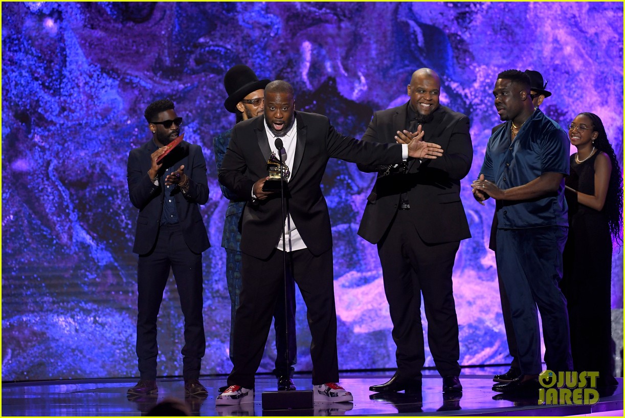 Chris Brown Blasts Grammys After Losing to Robert Glasper, Who He's ...