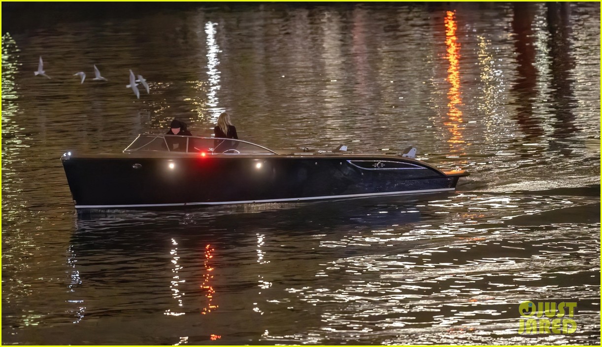 Cameron Diaz Films High-Speed Boat Chase For 'Back in Action' in London ...