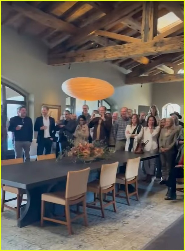 Portia de Rossi Surprises Ellen DeGeneres with Vow Renewal, Fans Think ...