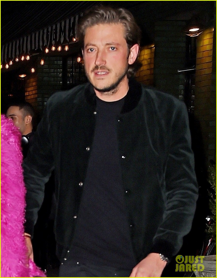 Bella Thorne Celebrates Valentine's Day with Boyfriend Mark Emms After ...