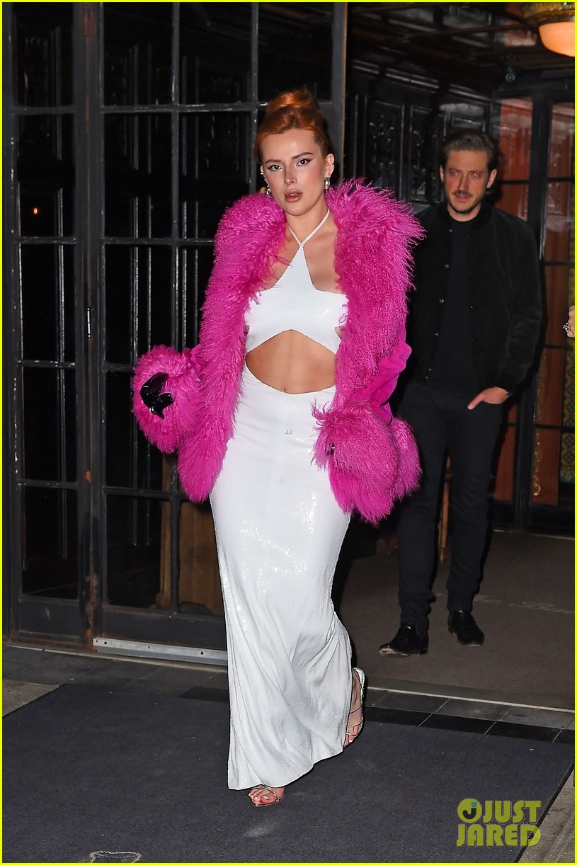 Bella Thorne Celebrates Valentine's Day with Boyfriend Mark Emms After ...