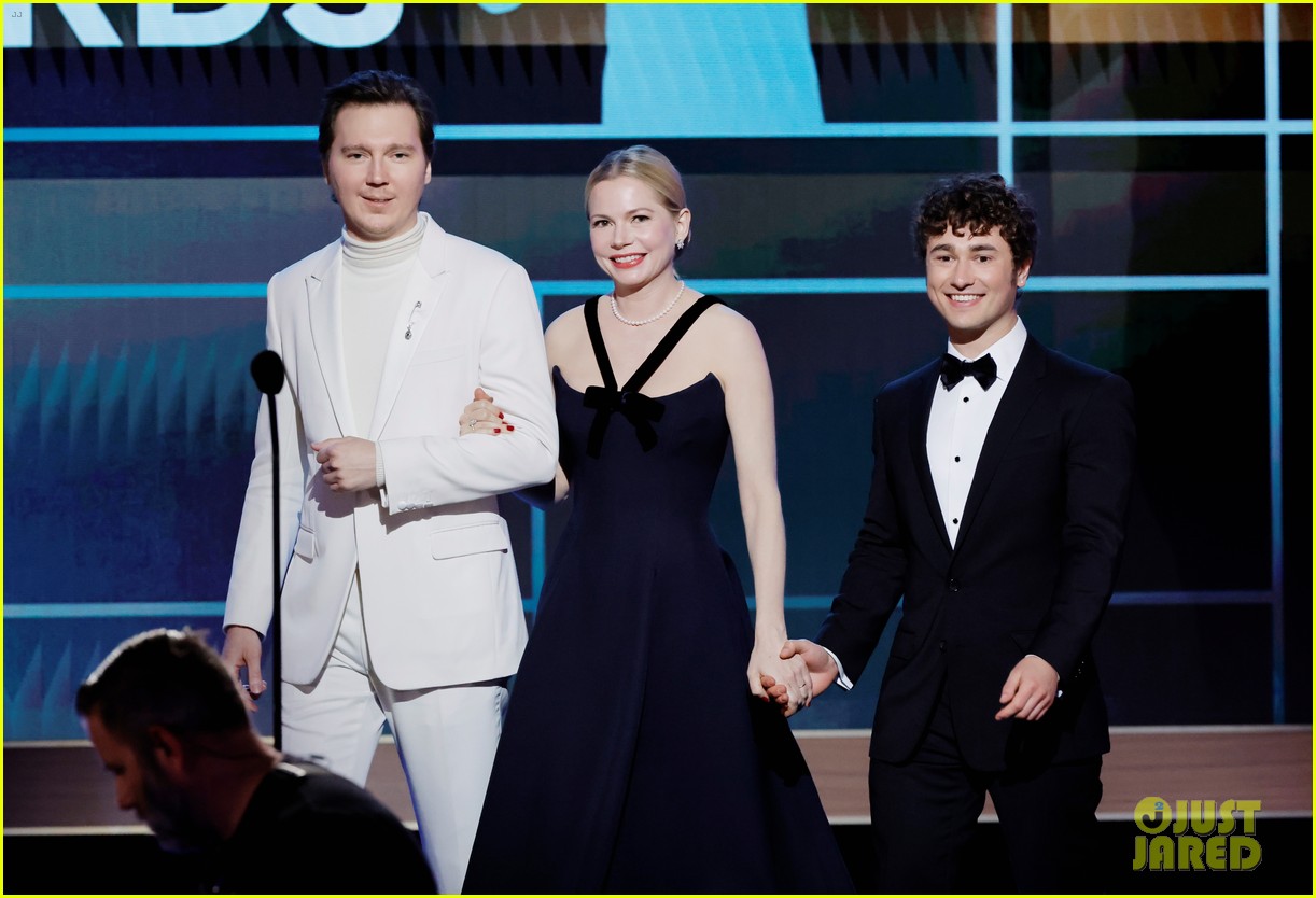 Michelle Williams, Paul Dano, & Gabriel LaBelle Represent 'The ...