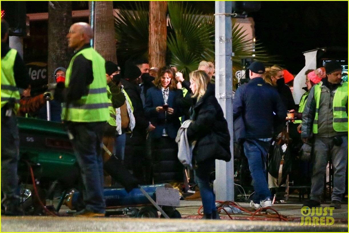 Jennifer Garner & Ed Helms Spend a Late Night on Set of 'Family Leave ...