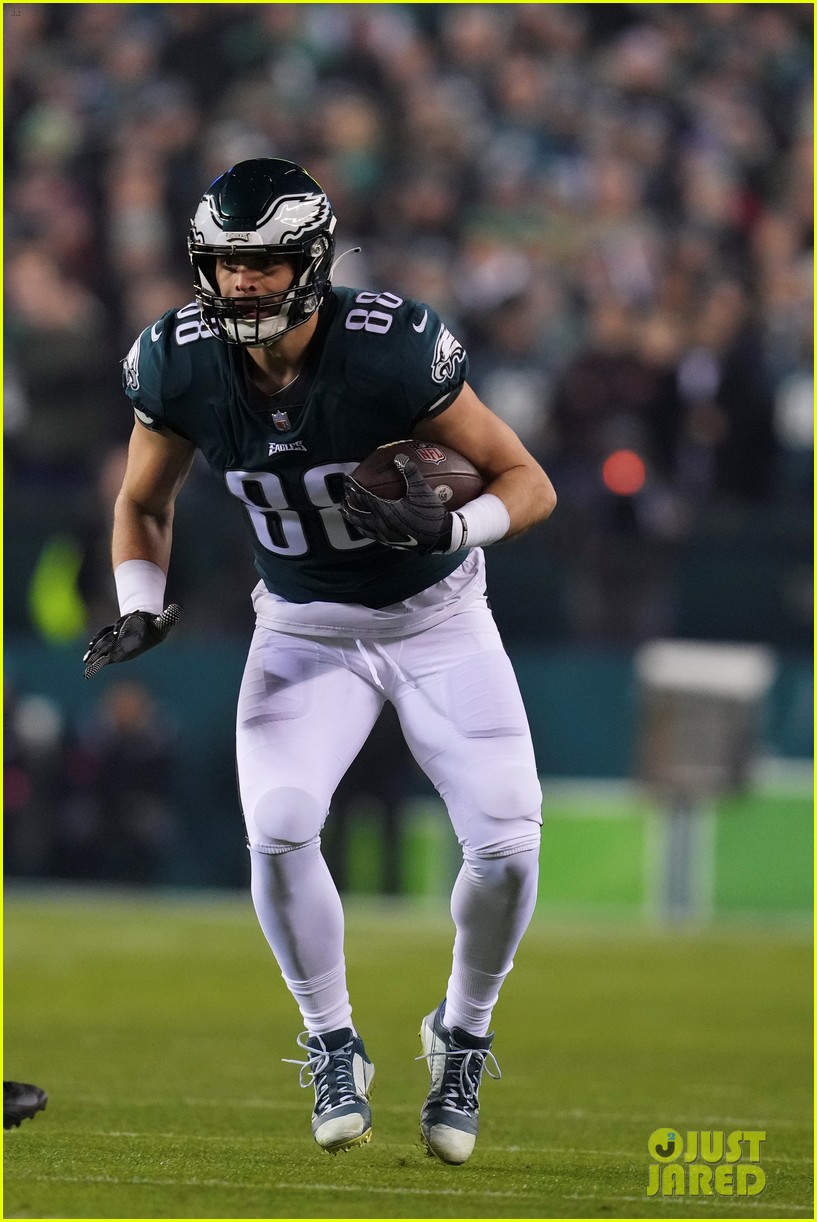 Who Is Dallas Goedert's Girlfriend? Meet Aria Meyer & See Their Cute ...