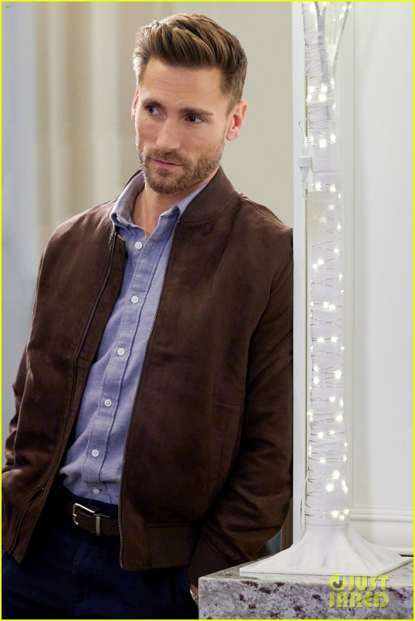 Andrew Walker & Nikki DeLoach Dish on Working On Their 5th Hallmark ...