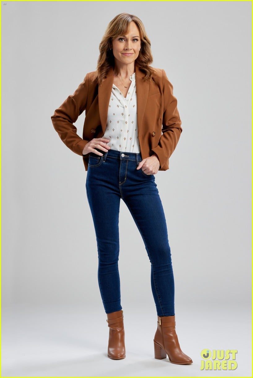 Andrew Walker & Nikki DeLoach Dish on Working On Their 5th Hallmark ...