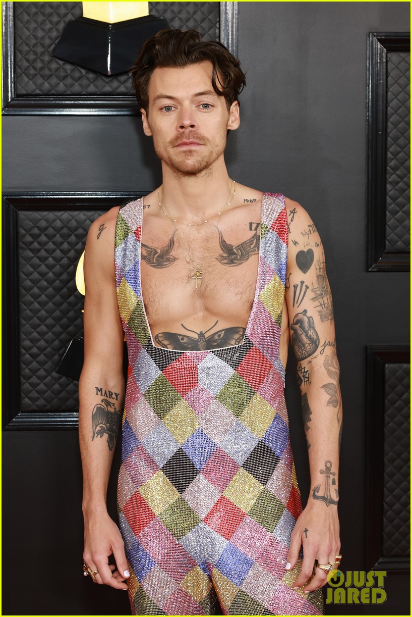 Harry Styles Bares His Full Chest in Jumpsuit on Grammys 2023 Red ...