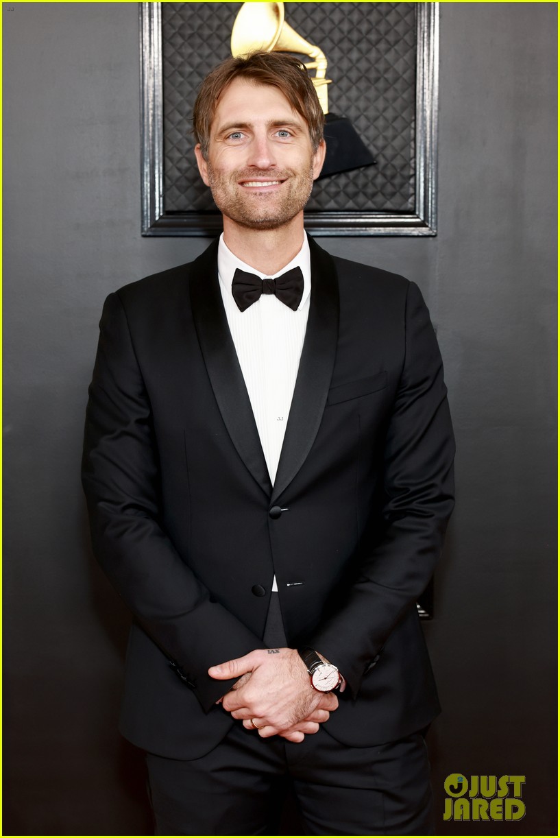 Maren Morris Wears Plunging Dress to Grammys 2023 with Husband Ryan ...