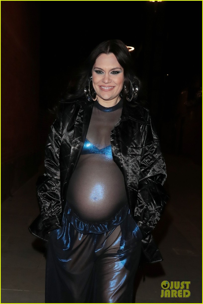 Pregnant Jessie J Bares Baby Bump in Sheer Top After Acoustic Set in London: Photo 4900904 ...