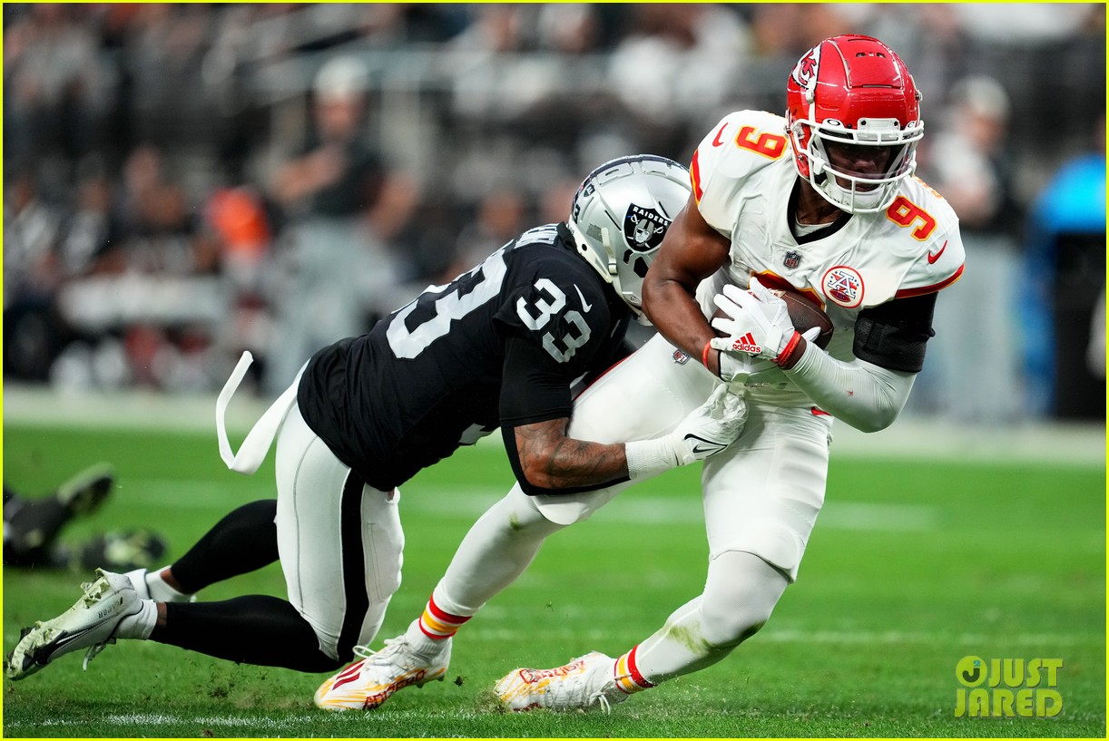 Who Is JuJu Smith-Schuster's Girlfriend? He's Been Linked to 1 Woman ...