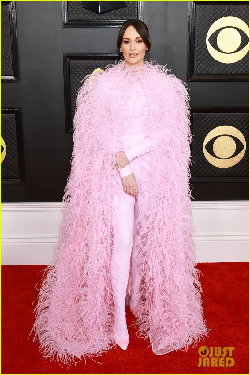 Kacey Musgraves Has A Bubblegum Pink Moment at the 2023 Grammys!: Photo ...