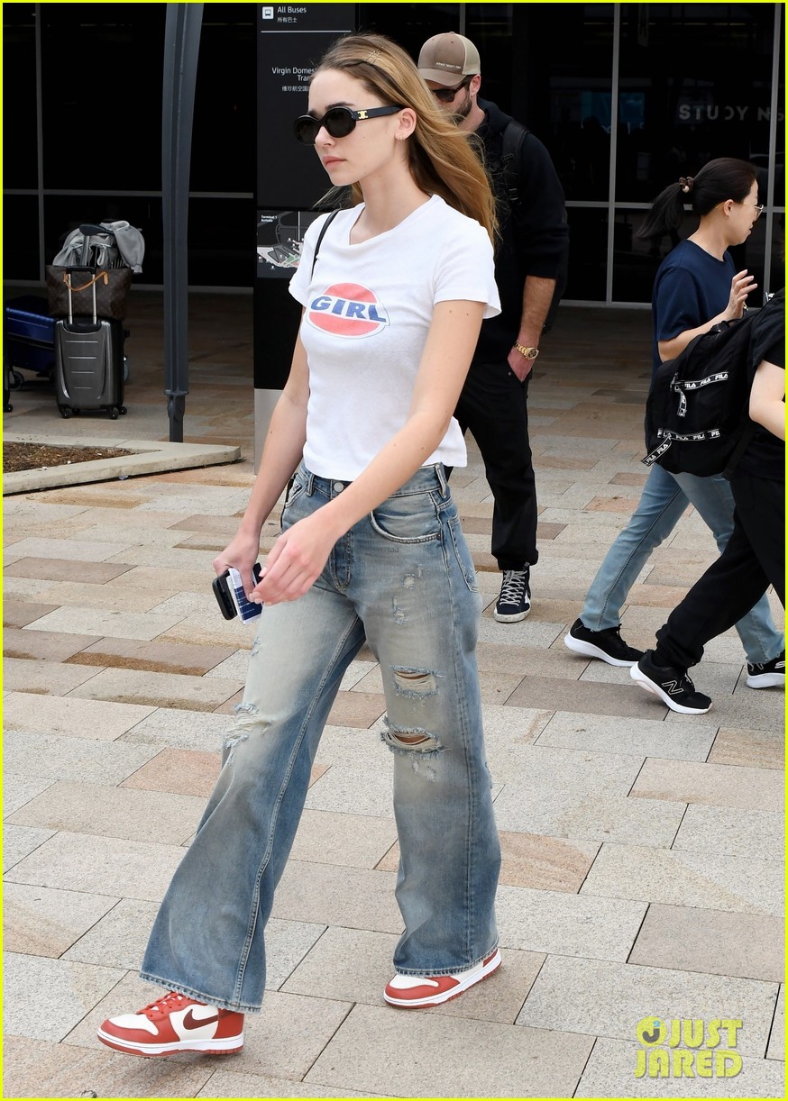 Liam Hemsworth & Girlfriend Gabriella Brooks Land in Australia as Miley ...