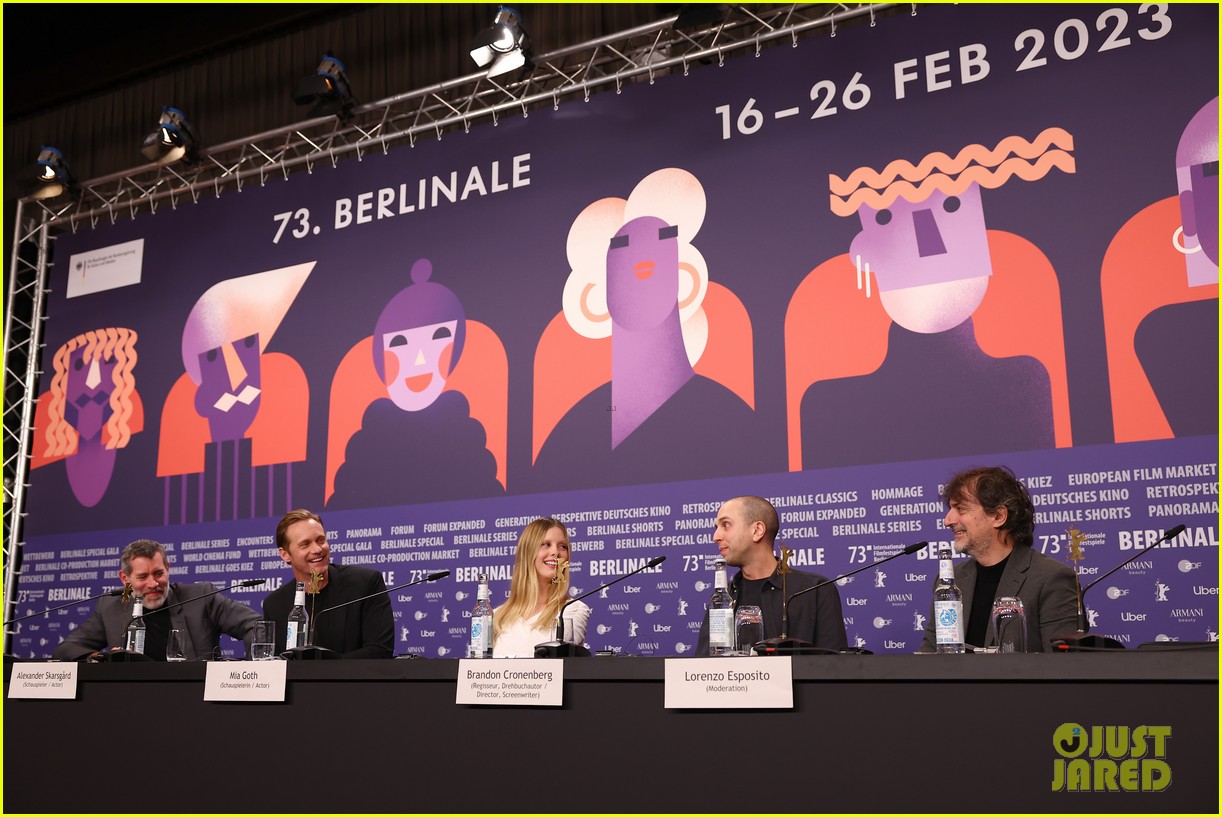 Alexander Skarsgard Twirls Around & Lies Face Flat on Red Carpet At ...