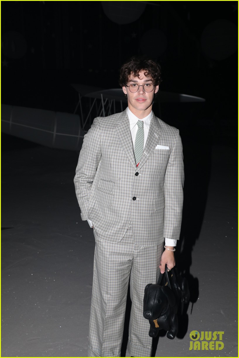 Penn Badgley, Jesse Williams, & More Stars Suit Up for Thom Browne NYFW ...