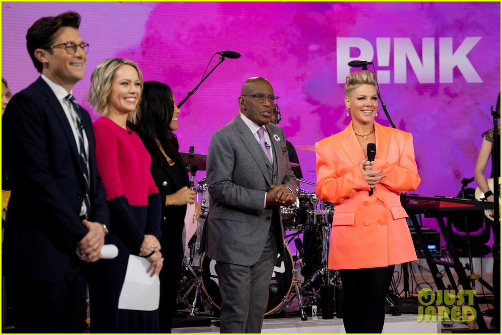 Pink Takes Her Kids to See 'Wicked' on Broadway!: Photo 4897415 ...