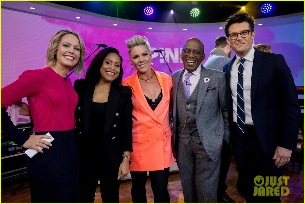 Photo: pink goes to wicked 04 | Photo 4897416 | Just Jared ...