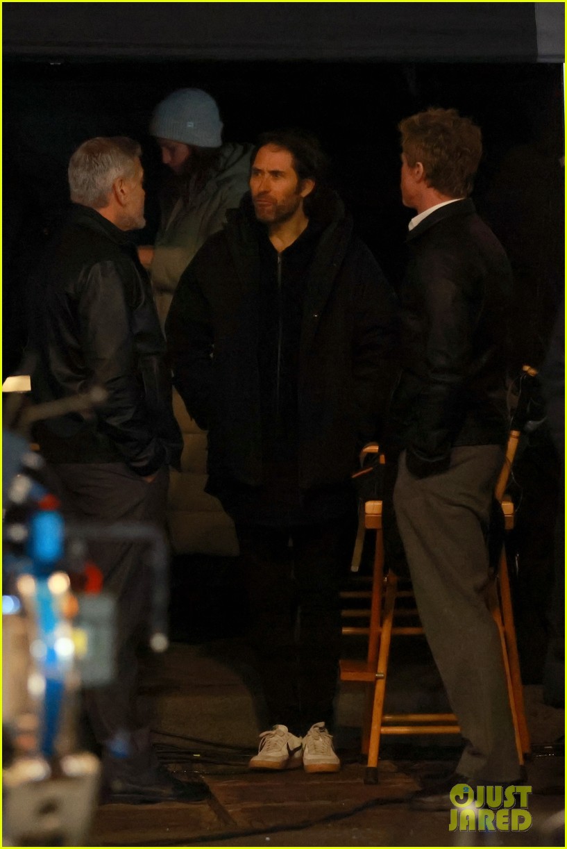 Brad Pitt & George Clooney Film Late-Night Scenes for 'Wolves' Thriller ...