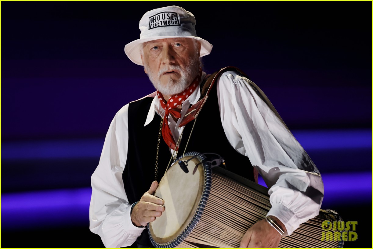 Quavo Raises Takeoff's Chain During 'In Memoriam' Tribute at Grammys ...