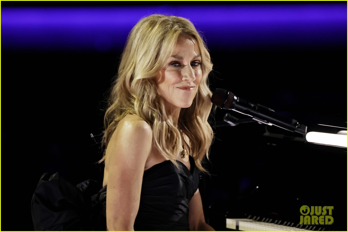 Quavo Raises Takeoff's Chain During 'In Memoriam' Tribute at Grammys ...