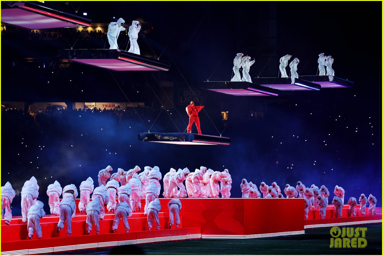 Rihanna: Super Bowl Halftime Show 2023 - Video, Set List, & Photos Revealed!: Photo 4893142 ...