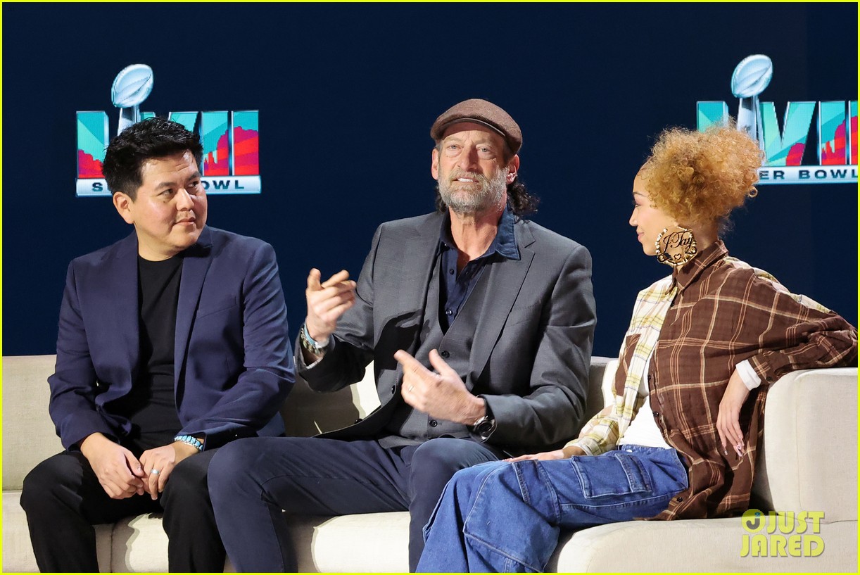 Rihanna's Apple Music Halftime Show Press Conference - Watch Live ...