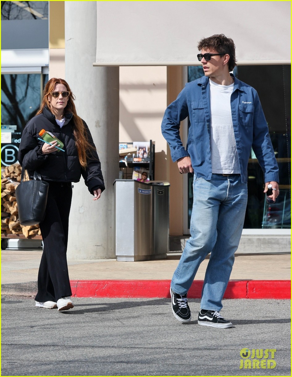 Riley Keough Goes On A Quick Store Run With Husband Ben Smith-Petersen ...