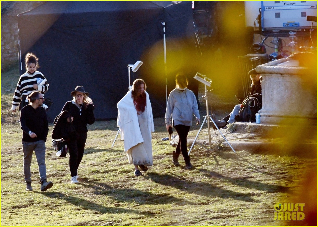 Sydney Sweeney Appears Covered in Blood While Filming Psychological ...