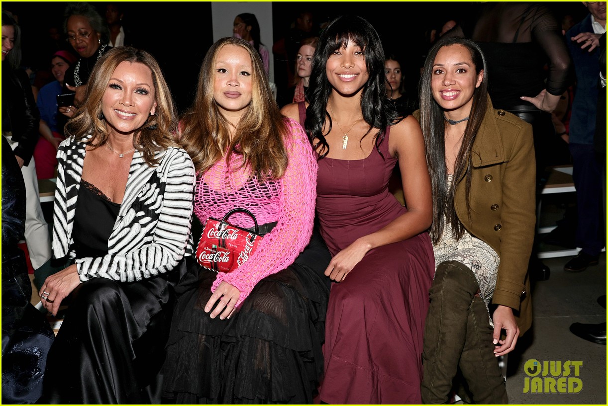 Vanessa Williams Attends Pamella Roland Fashion Show with Her Three Daughters!: Photo 4894649 ...
