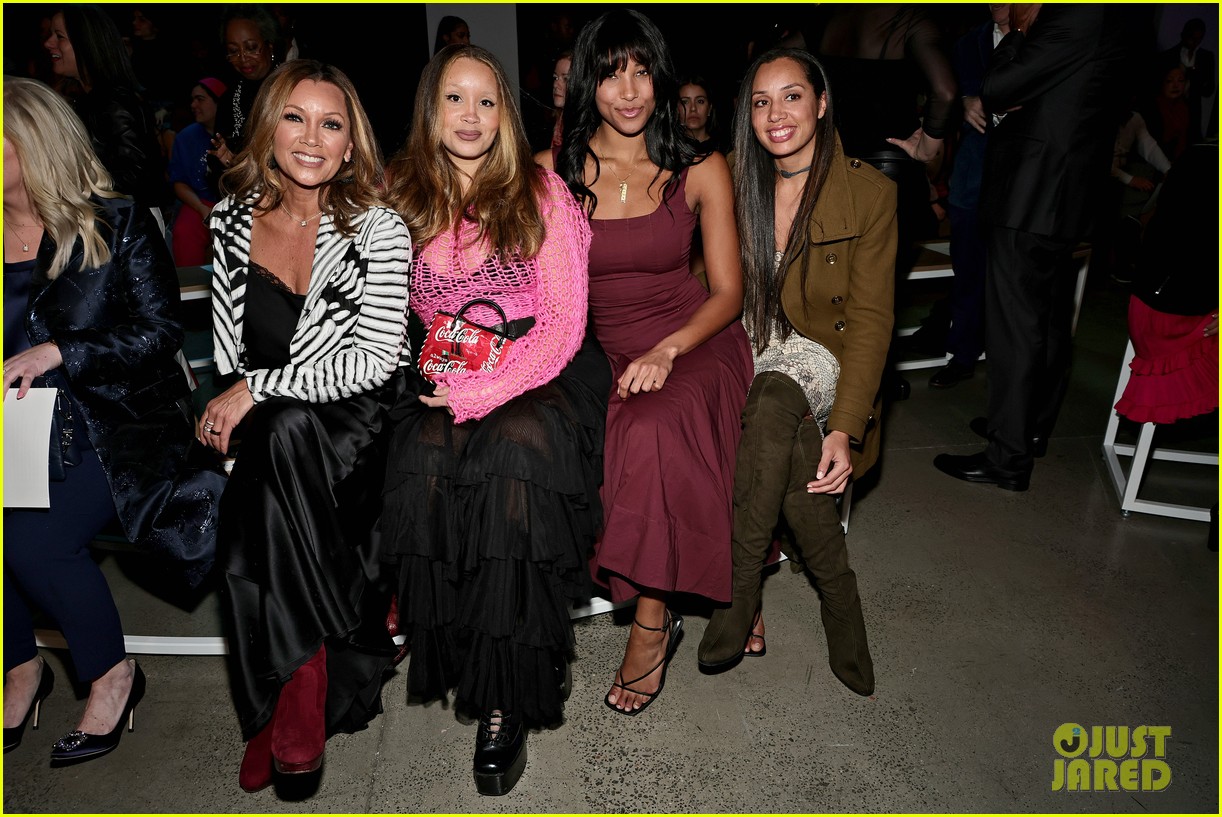 Vanessa Williams Attends Pamella Roland Fashion Show with Her Three Daughters!: Photo 4894660 ...