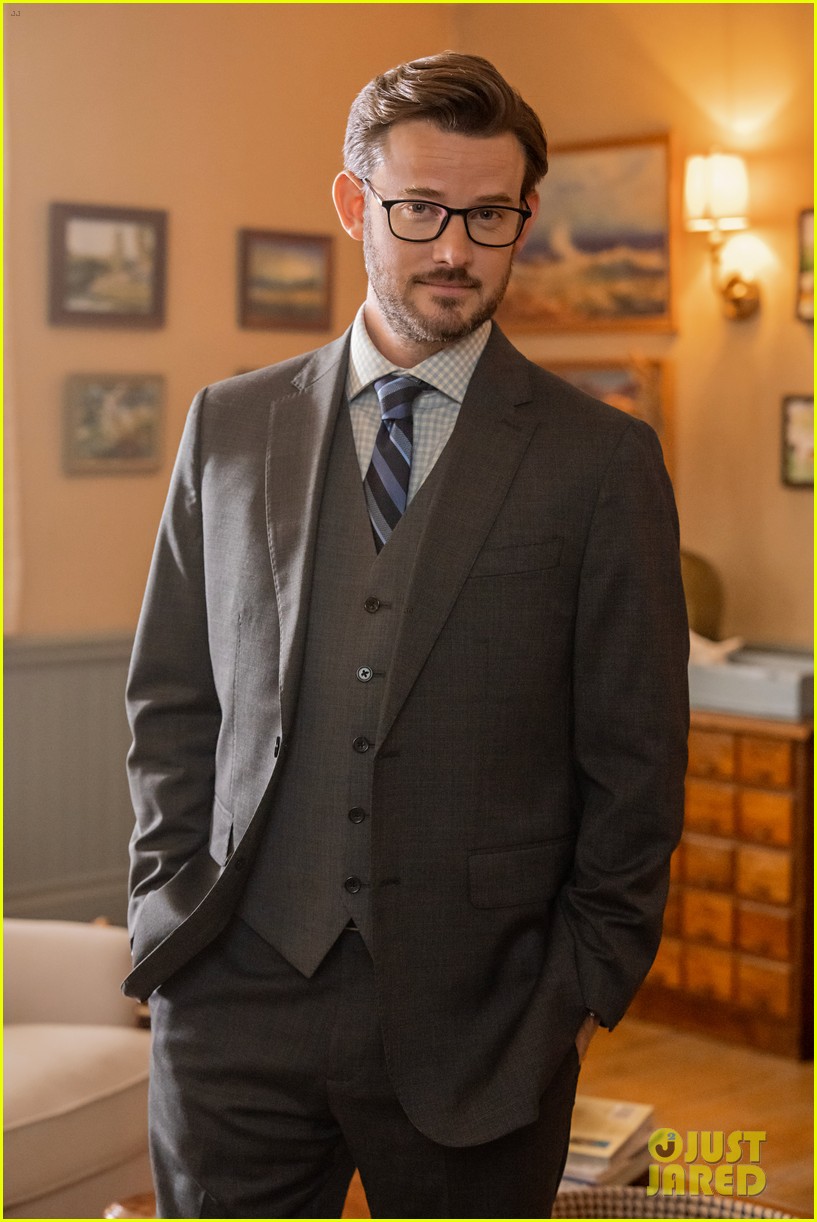 Chyler Leigh & Evan Williams Go Back To The 90s on Hallmark's 'The Way Home' - Watch A Sneak ...