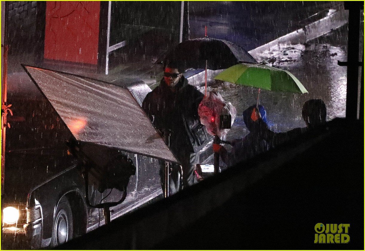 The Weeknd Shoots Night Scenes for a New Music Video: Photo 4891945 ...