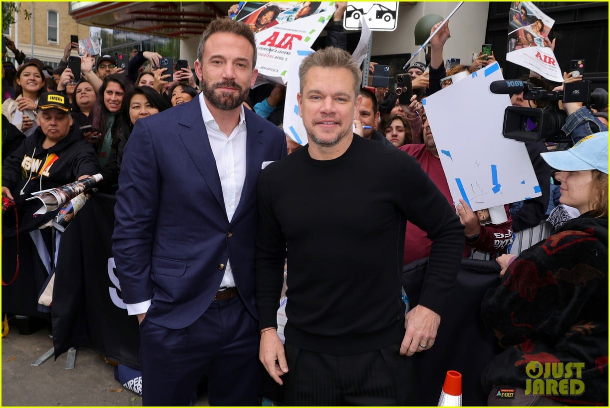 Best Friends Ben Affleck & Matt Damon Pose Together at SXSW Premiere of ...