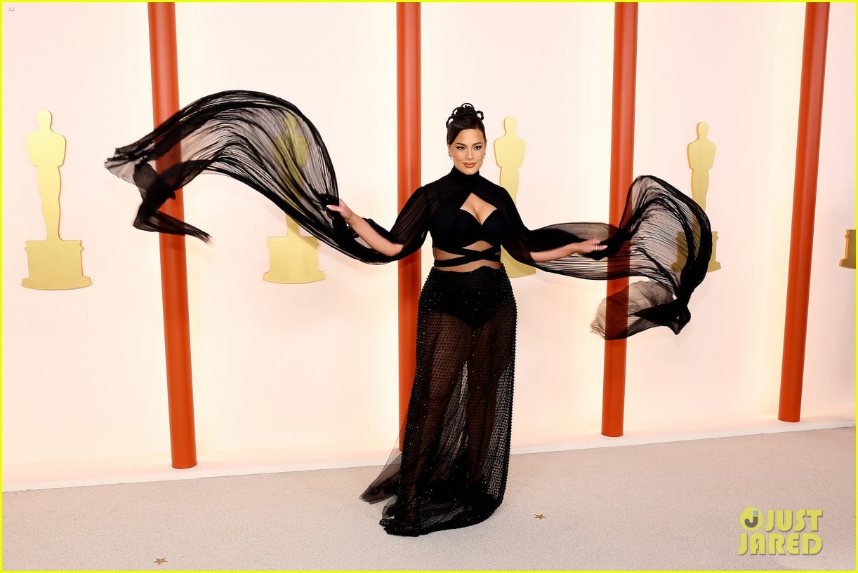 Ashley Graham & Winnie Harlow Deliver Award-Worthy Looks at Oscars 2023 ...