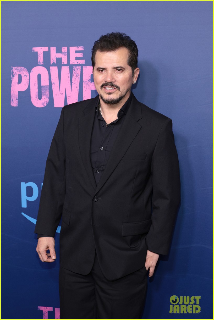 Auli'i Cravalho Reveals The Reason For Red Handprint On Her Face at ...