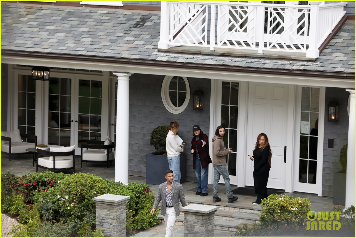 Jennifer Lopez & Ben Affleck Meet With Contractors Amid Questions About ...