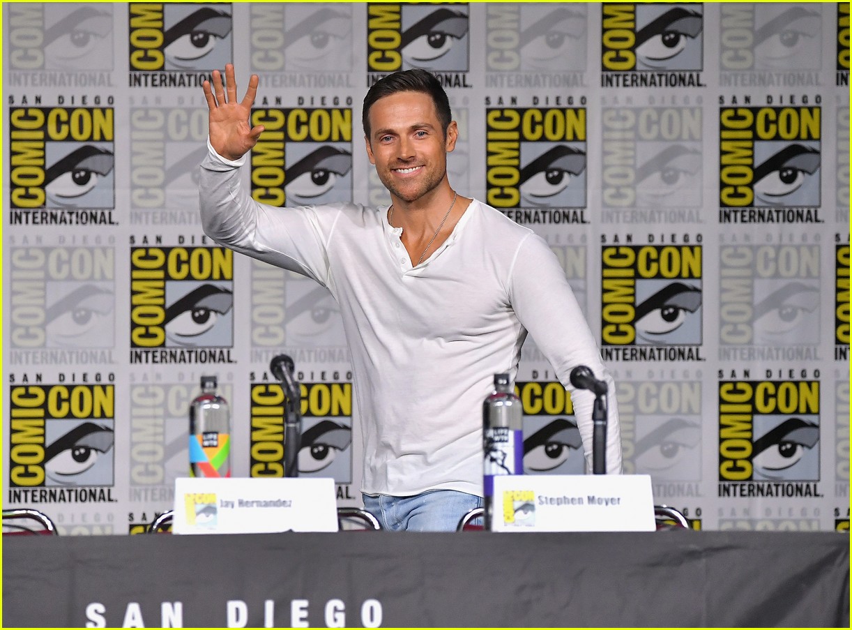 Is Dylan Bruce Single? Here's Why Fans Think He's Married!: Photo ...