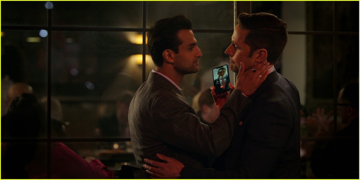 Is Dylan Bruce Single? Here's Why Fans Think He's Married!: Photo ...