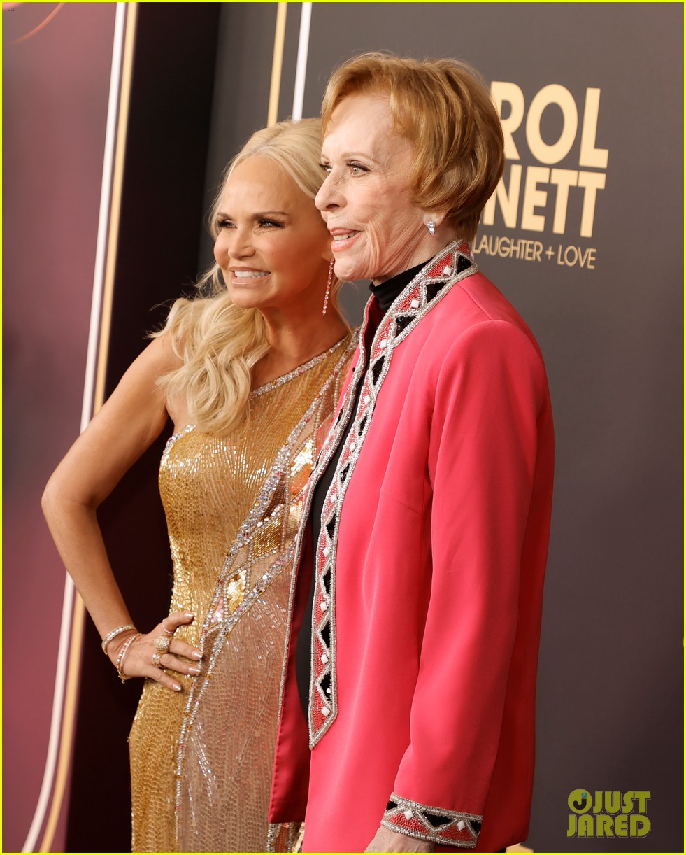 Carol Burnett Joined By Legends for 90th Birthday Special Taping - See ...
