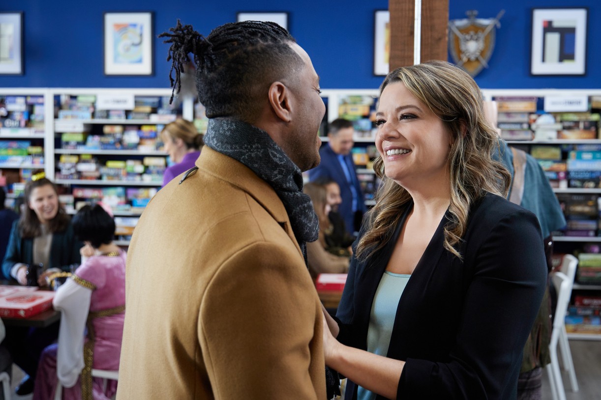 Kimberley Sustad & Brooks Darnell Play The 'Game of Love' in New ...