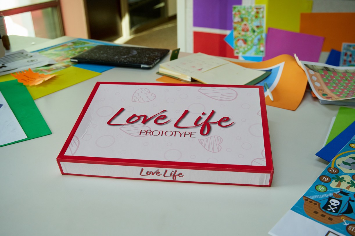 Kimberley Sustad & Brooks Darnell Play The 'Game of Love' in New ...