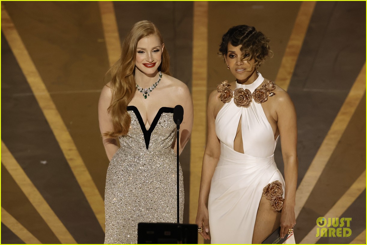 Halle Berry Replaced Will Smith To Present Best Actor & Actress at ...