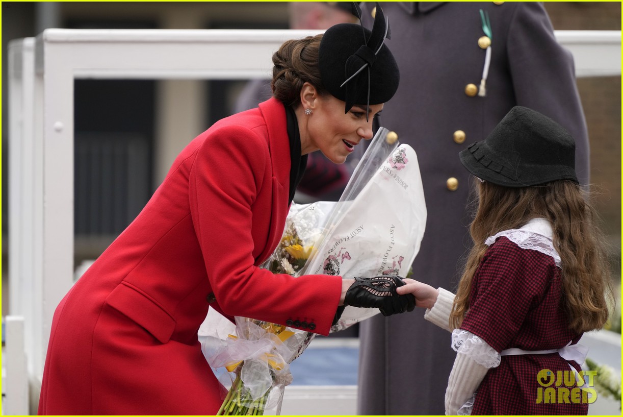 Kate Middleton Gets Pinned With Her Very Own Leek During St. David's ...