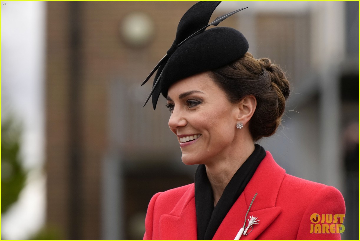 Kate Middleton Gets Pinned With Her Very Own Leek During St. David's ...