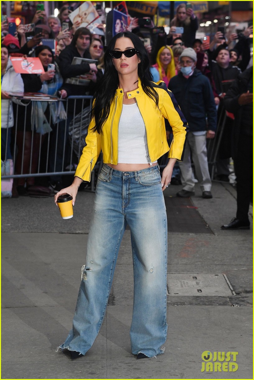 Katy Perry Flirts With A Chic Fringe Look Ahead of 'GMA' Appearance ...