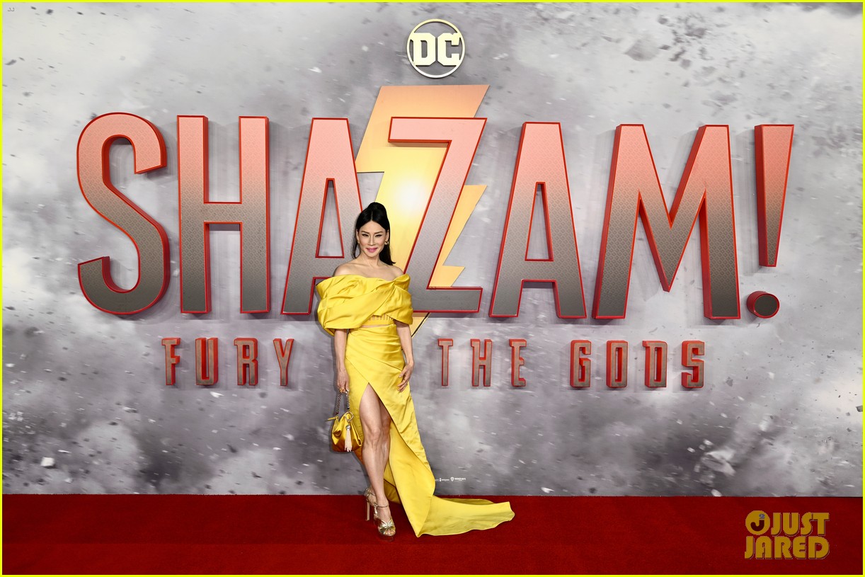 Zachary Levi Joins Helen Mirren, Rachel Zegler, & Lucy Liu at 'Shazam! Fury of the Gods ...