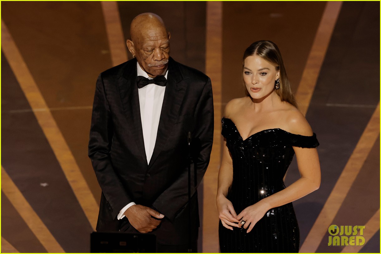 Margot Robbie Makes Surprise Appearance at Oscars 2023 to Present with ...