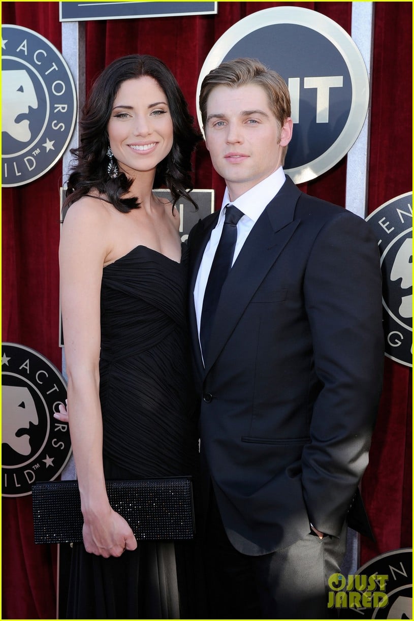 Is Mike Vogel Married? Meet the 'Sex/Life' Actor's Wife & Family ...