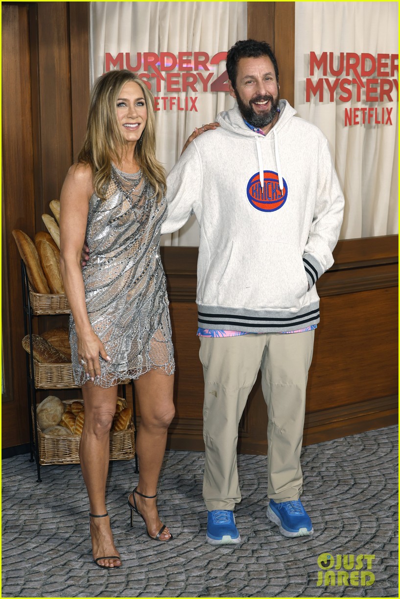 Jennifer Aniston & Jodie Turner-Smith Glam Up In Silver & Gold For ...