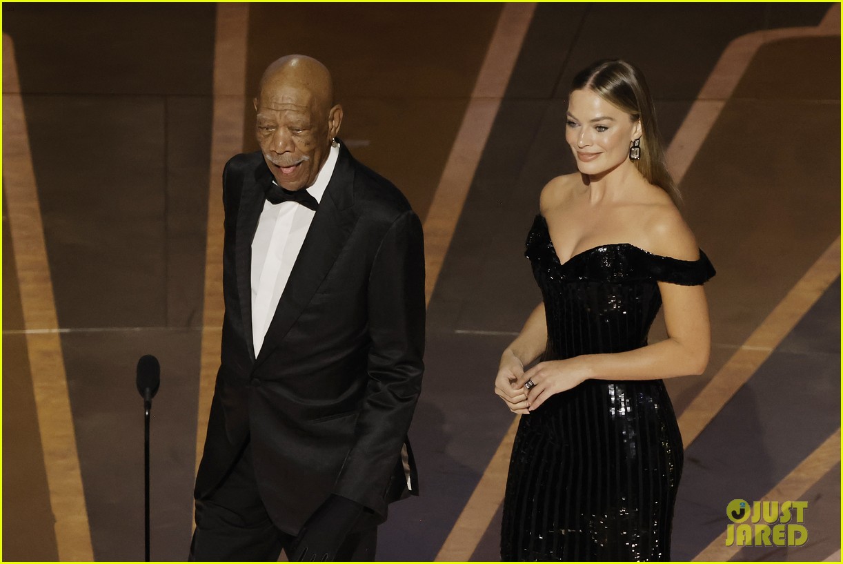 Morgan Freeman's Hand: There's a Reason He Wears a Glove on His Left ...