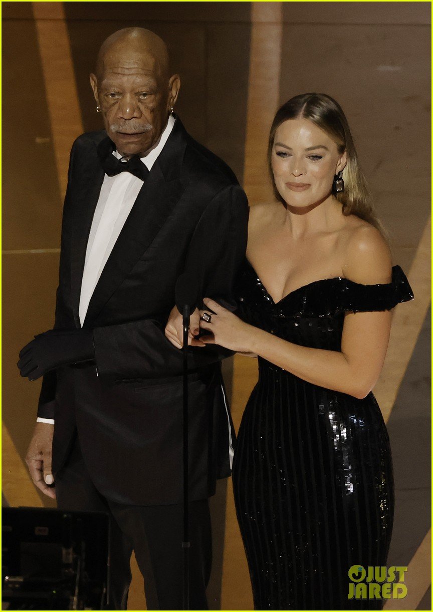 Morgan Freeman's Hand: There's a Reason He Wears a Glove on His Left ...